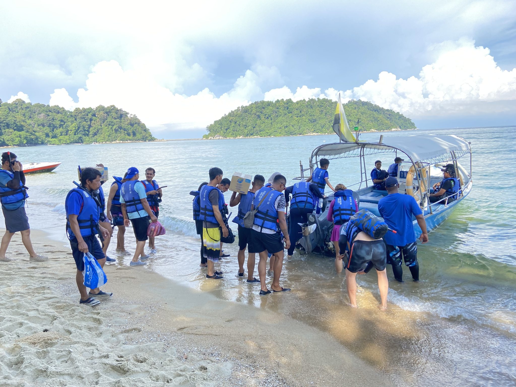 PAKEJ TEAM BUILDING – PANGKOR STAR ISLAND